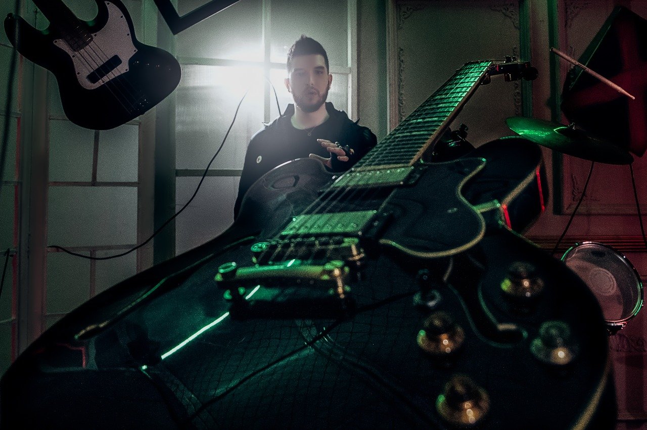 El artista colombiano Leon Clef lanza 'Abracadabra', un EP ...