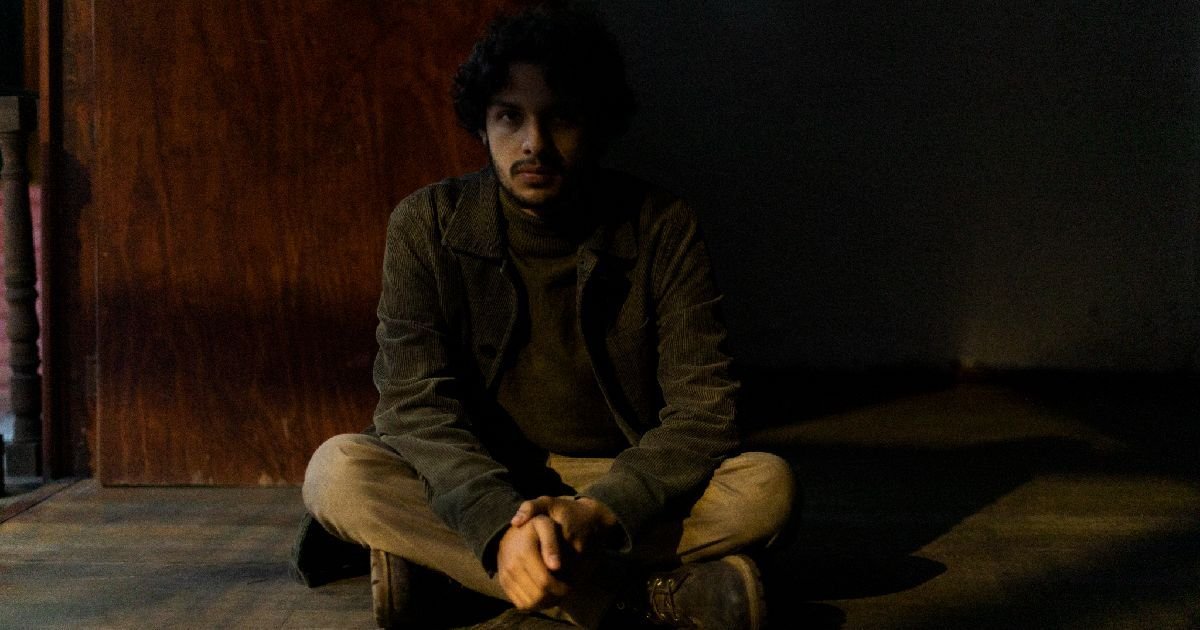 Diego Freeman nos ofrece “Miel”, una canción que esconde más de lo que ...