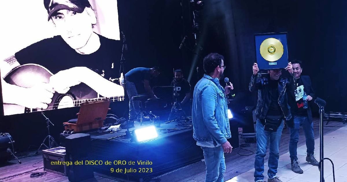 Disco de Oro para Daniel F - Rock Achorao'