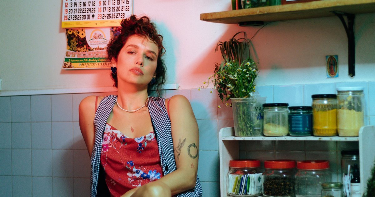 Gala Brie salta al abismo del amor en "El Impulso", su nuevo sencillo ...